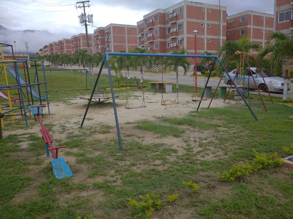GUATIRE PARQUE HABITAT CONJUNTO CERRADO CON PISCINAS – Tu Inversion ...