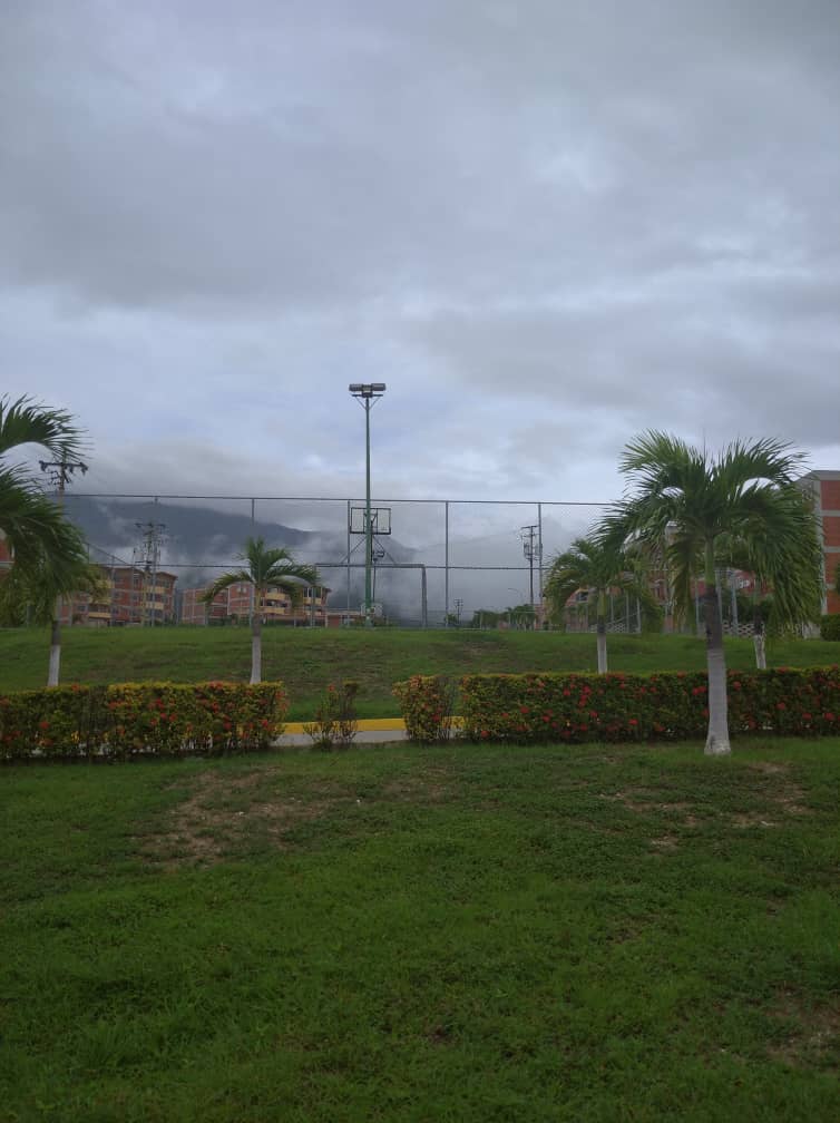 GUATIRE PARQUE HABITAT CONJUNTO CERRADO CON PISCINAS – Tu Inversion ...