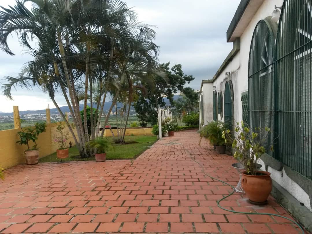 Amplia y Hermosa casa Santa Rosa – Tu Inversion Segura Internacional